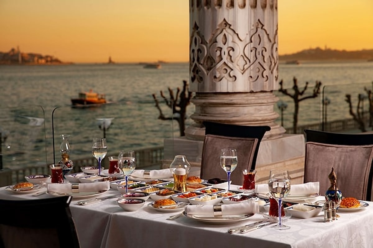İstanbul İftar Menü Fiyatları 2026 | Lüks Otel ve Restoran Listesi